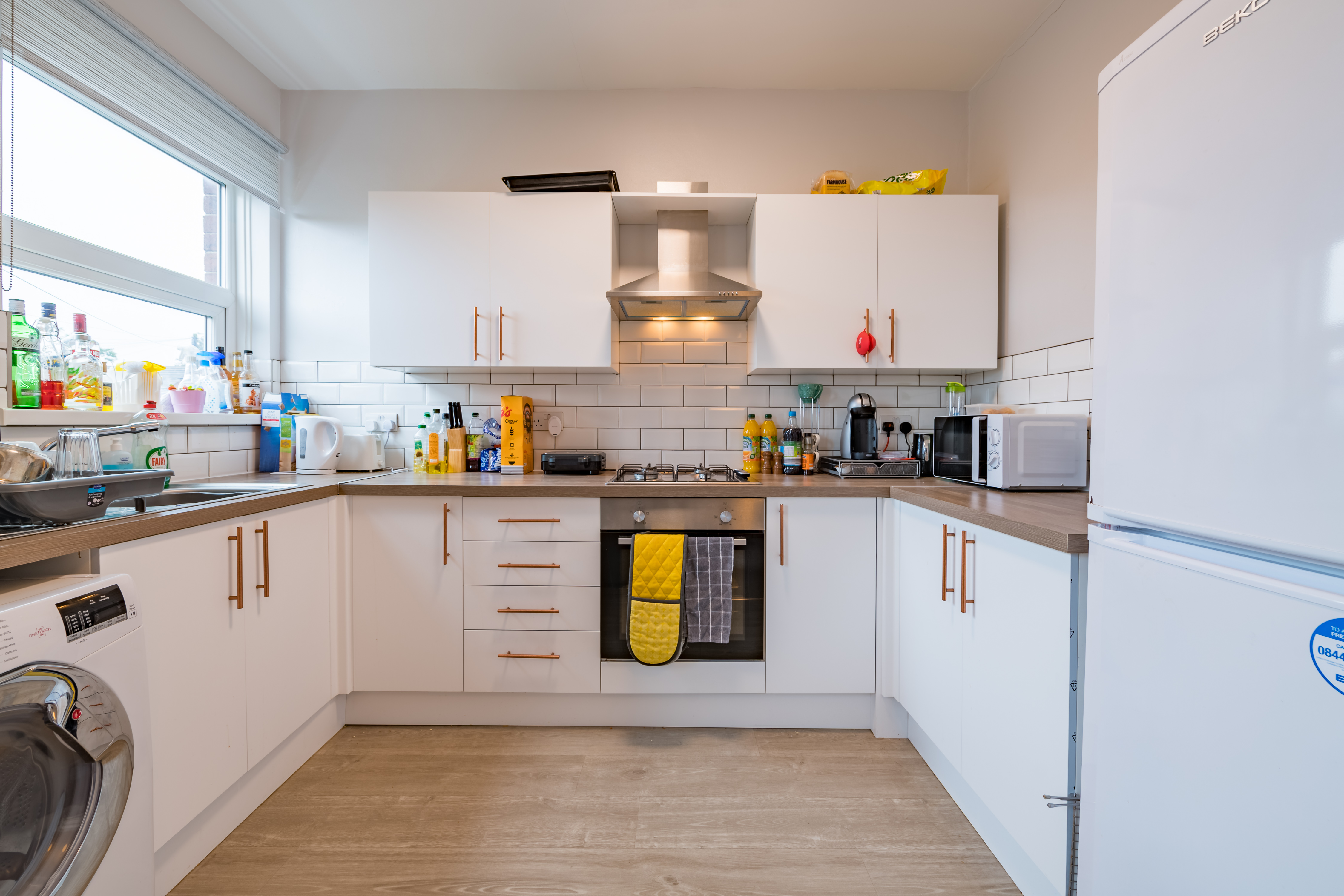 2b Consort Terrace, Hyde Park, Leeds, LS3 1ET